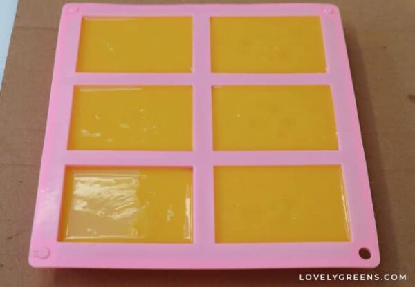 How to Make Annatto Soap (Naturally Yellow to Orange) • Lovely Greens
